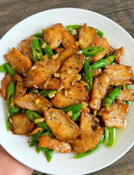 鸡胸肉怎么做好吃又嫩_鸡胸肉做法大全家常菜-第1张图片-山城妙识