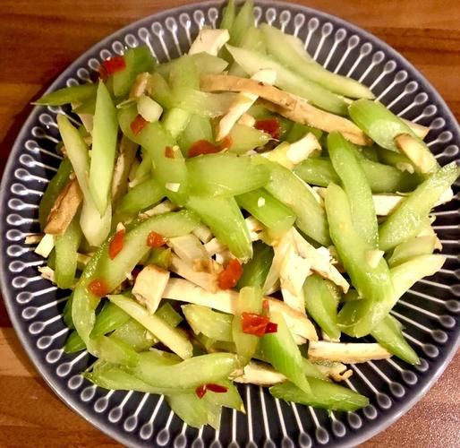 香芹豆干怎么炒好吃_香芹豆干做法窍门-第3张图片-山城妙识