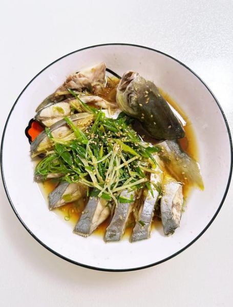 鱼怎么蒸好吃又简单_蒸鱼几分钟最嫩-第3张图片-山城妙识