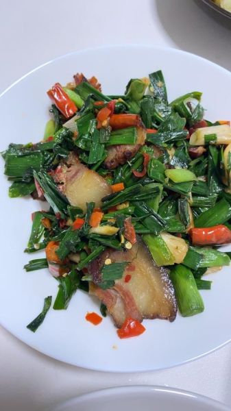 青蒜苗怎么炒好吃_青蒜苗的做法大全家常做法-第3张图片-山城妙识