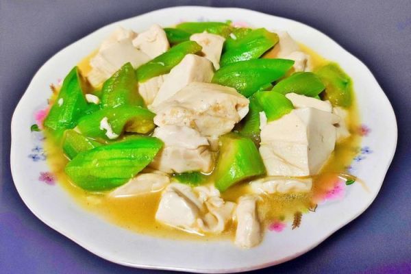 豆腐丝瓜怎么做好吃_丝瓜豆腐汤的家常做法-第1张图片-山城妙识