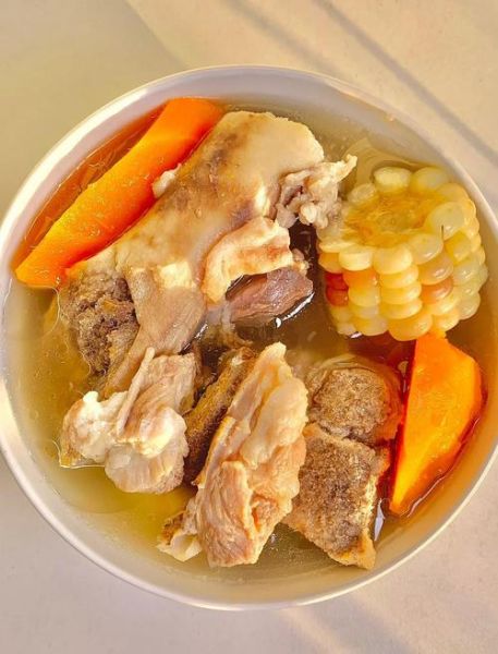 猪棒子骨汤怎么炖好喝_猪棒子骨汤的做法大全-第1张图片-山城妙识