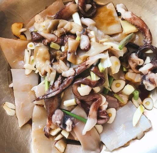 鱿鱼卷怎么切_鱿鱼卷切花刀技巧-第3张图片-山城妙识