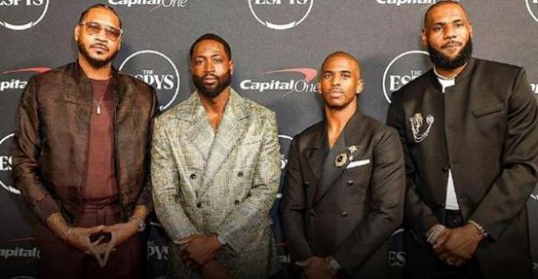 香蕉船兄弟是哪四个_他们关系为什么这么好-第1张图片-山城妙识