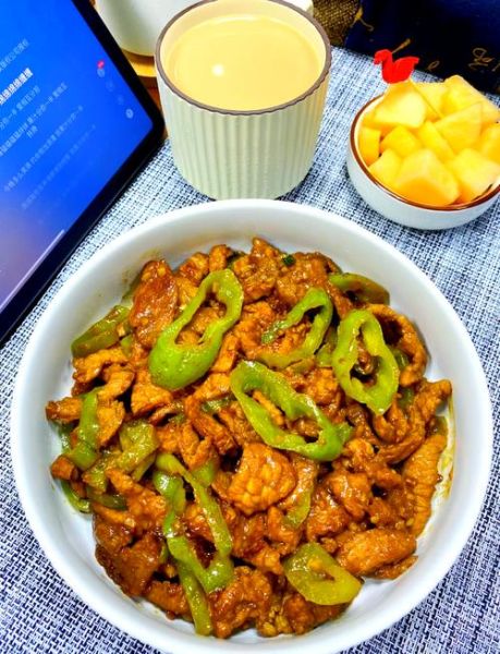 青椒炒肉丝怎么做_青椒炒肉丝先炒肉还是先炒青椒-第1张图片-山城妙识