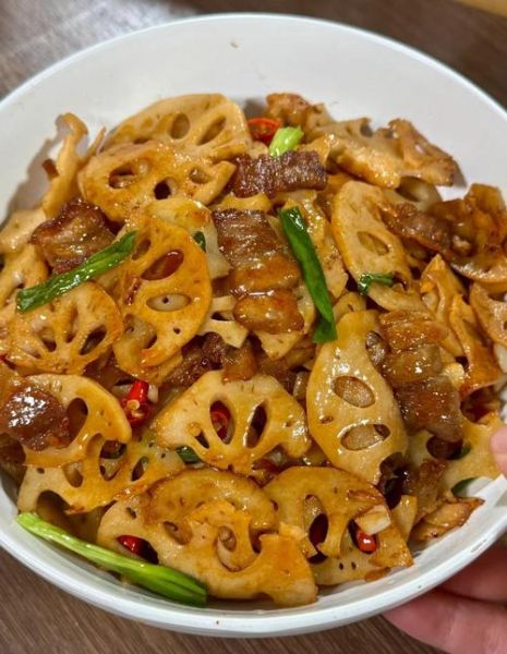 莲藕炒肉怎么做_莲藕炒肉的家常做法大全-第1张图片-山城妙识 莲藕炒肉怎么做_莲藕炒肉的家常做法大全-第1张图片-山城妙识