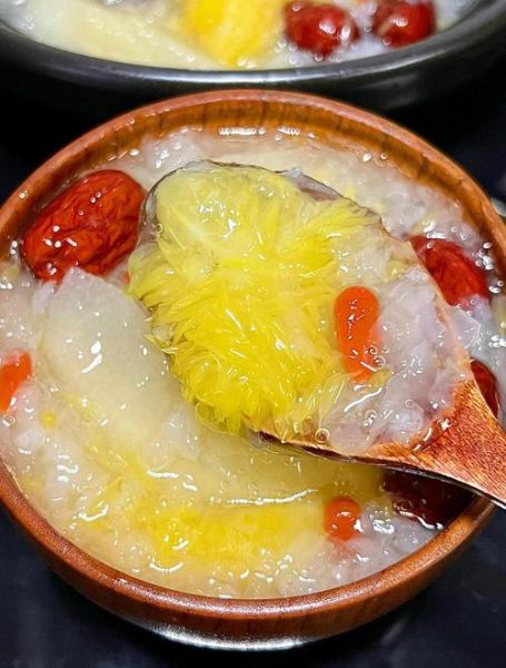 红枣银耳羹怎么做_银耳羹要炖多久-第2张图片-山城妙识