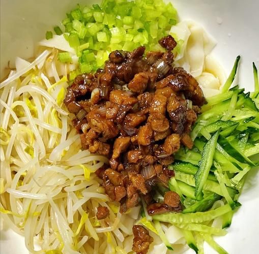 肉丝炸酱面怎么做_家常炸酱面用什么酱-第1张图片-山城妙识