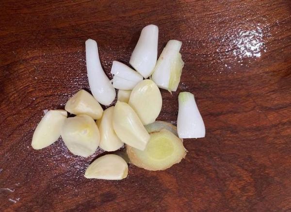 黄鳝汤怎么烧_黄鳝汤做法步骤详解-第2张图片-山城妙识