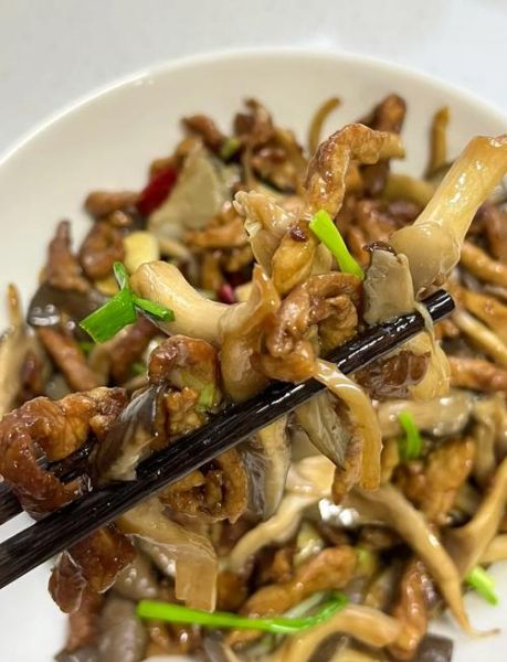 干蘑菇炒肉怎么做_干蘑菇炒肉用哪种肉最好-第2张图片-山城妙识