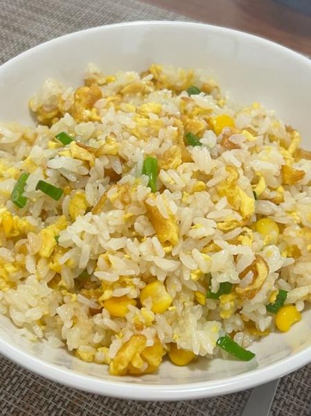 黄金蛋炒饭怎么做才粒粒分明_黄金蛋炒饭的秘诀是什么-第3张图片-山城妙识