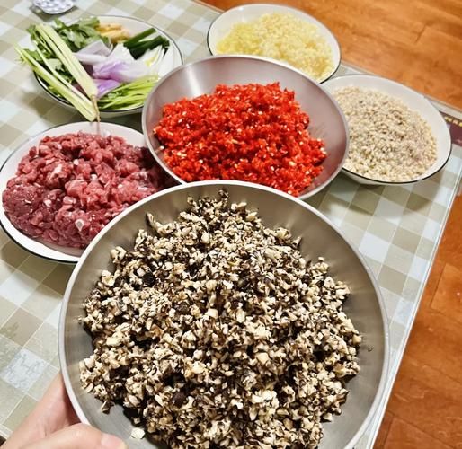 香菇牛肉辣椒酱怎么做_香菇牛肉辣椒酱保存多久-第1张图片-山城妙识