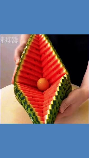 西瓜摆盘简单造型怎么做_西瓜切法造型教程-第2张图片-山城妙识