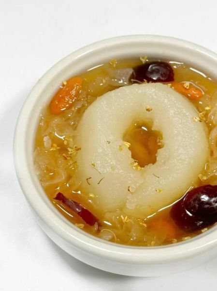 雪耳糖水怎么做_雪耳糖水功效与禁忌-第1张图片-山城妙识 雪耳糖水怎么做_雪耳糖水功效与禁忌-第1张图片-山城妙识