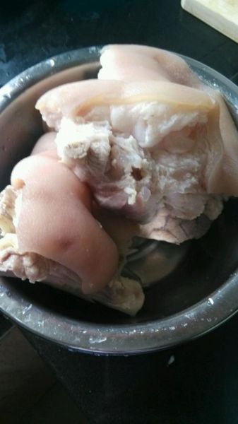 清炖猪肘子怎么做_清炖猪肘子去腥窍门-第1张图片-山城妙识 清炖猪肘子怎么做_清炖猪肘子去腥窍门-第1张图片-山城妙识