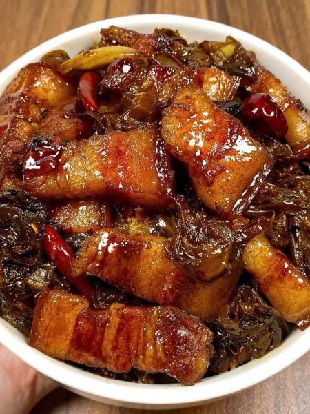 酸菜炖五花肉正宗做法_酸菜炖五花肉怎么做好吃-第1张图片-山城妙识