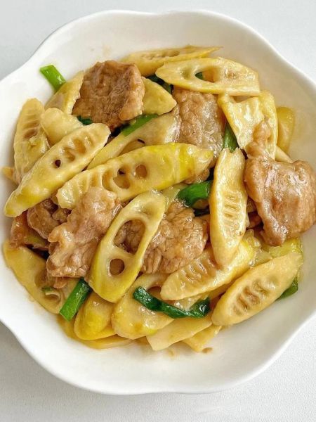 鲜笋炒肉片怎么炒才嫩_鲜笋炒肉片的做法大全-第3张图片-山城妙识