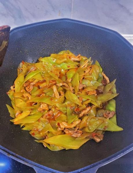 青笋怎么炒好吃_青笋的做法大全图解法-第1张图片-山城妙识