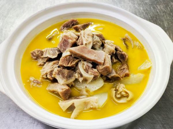 萝卜炖牛肉汤怎么做_萝卜炖牛肉汤用什么萝卜好-第3张图片-山城妙识