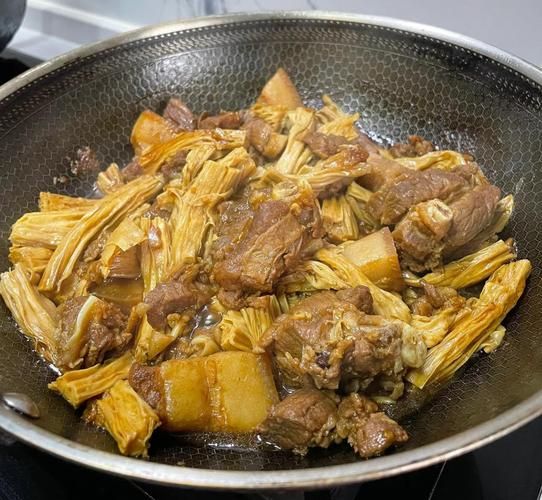 腐竹烧肉怎么做_腐竹烧肉先泡还是先焯水-第1张图片-山城妙识