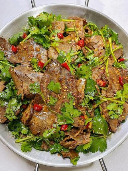 卤牛肉怎么凉拌好吃_卤牛肉凉拌做法大全-第3张图片-山城妙识