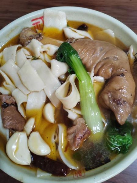 羊肉板面的做法_正宗羊肉板面配料有哪些-第1张图片-山城妙识