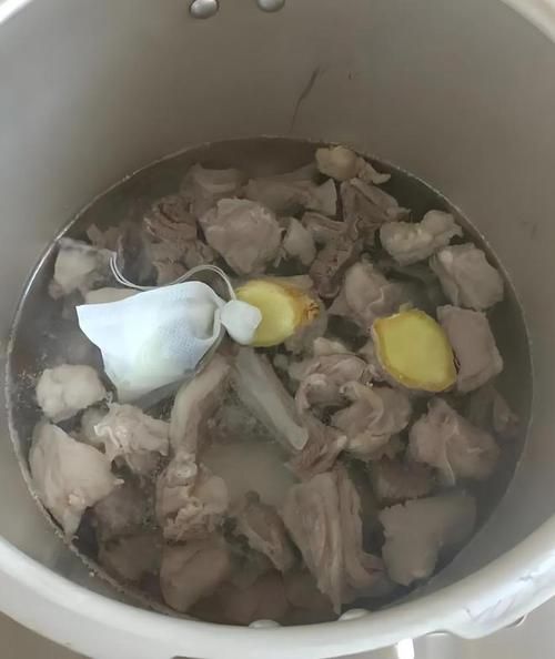 高压锅炖肉多长时间熟_炖多久才软烂-第2张图片-山城妙识