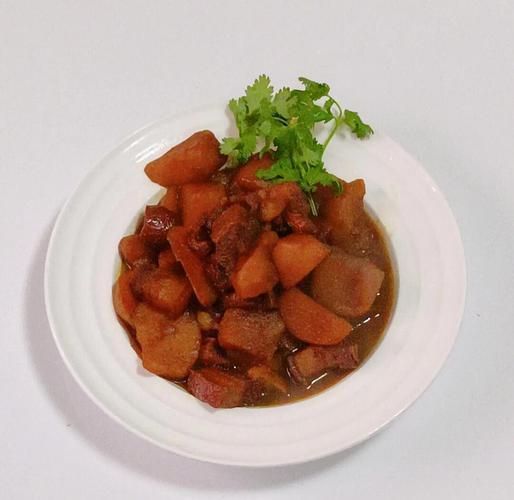 土豆烧肉怎么做最正宗_正宗土豆烧肉做法步骤-第3张图片-山城妙识