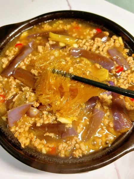 茄子炖粉条怎么做_茄子炖粉条的家常做法-第1张图片-山城妙识