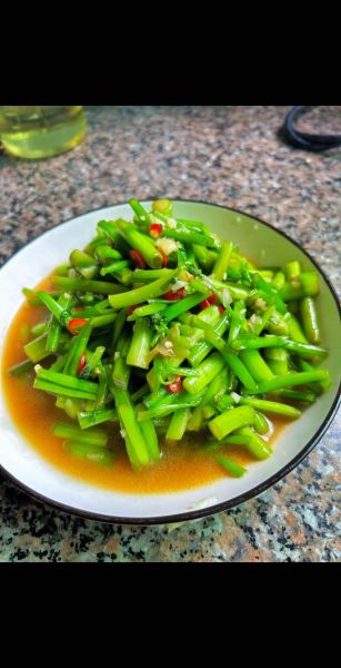 芹菜怎么炒好吃_芹菜榨汁最佳搭配-第2张图片-山城妙识 芹菜怎么炒好吃_芹菜榨汁最佳搭配-第2张图片-山城妙识