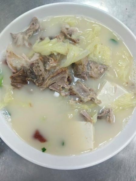 熟鸭架汤怎么做好吃_熟鸭架汤的做法大全集-第1张图片-山城妙识