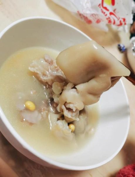 黄豆猪蹄汤怎么炖_黄豆猪蹄汤最正宗的做法-第1张图片-山城妙识