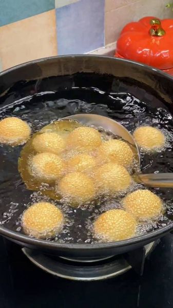 麻球用什么粉最好吃_麻球怎么炸才空心-第2张图片-山城妙识 麻球用什么粉最好吃_麻球怎么炸才空心-第2张图片-山城妙识