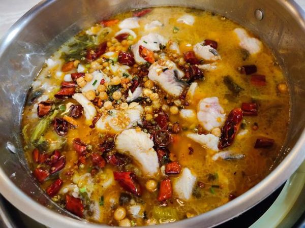 酸菜鱼火锅怎么做_家常做法视频详细步骤-第1张图片-山城妙识
