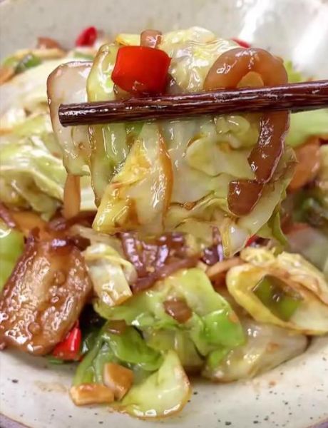 包菜和什么一起炒好吃_包菜炒肉的做法-第2张图片-山城妙识