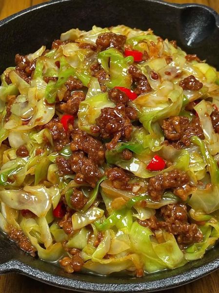 包菜和什么一起炒好吃_包菜炒肉的做法-第3张图片-山城妙识
