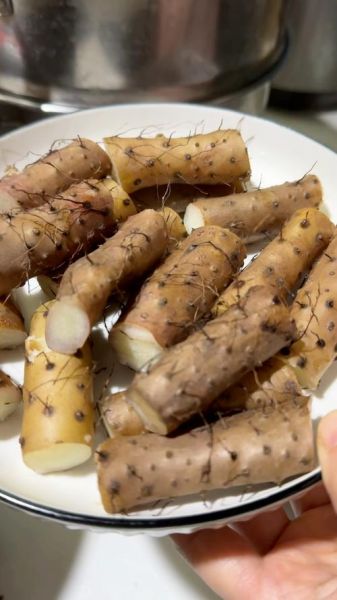 蒸铁棍山药的做法大全_蒸多久才软糯-第1张图片-山城妙识