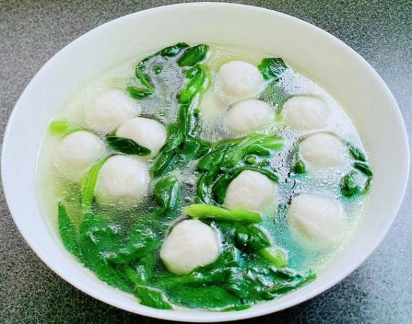 鱼丸汤放什么菜好吃_鱼丸汤配什么蔬菜最鲜-第1张图片-山城妙识 鱼丸汤放什么菜好吃_鱼丸汤配什么蔬菜最鲜-第1张图片-山城妙识
