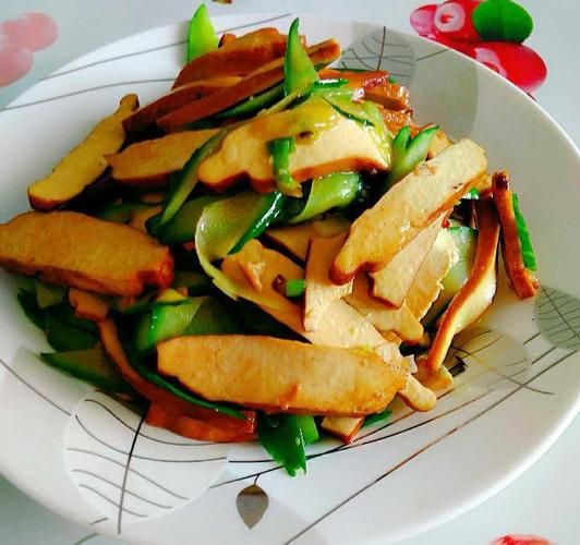 香干炒什么菜最好吃_香干和哪些蔬菜搭配最经典-第2张图片-山城妙识