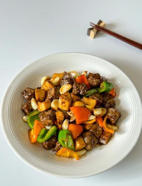 黑椒牛肉粒炒杏鲍菇怎么做_黑椒牛肉粒炒杏鲍菇热量高吗-第1张图片-山城妙识