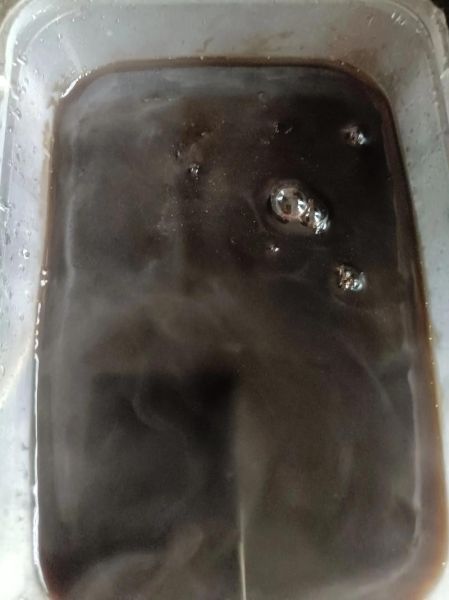 黑凉粉是什么做的_黑凉粉原料有哪些-第1张图片-山城妙识