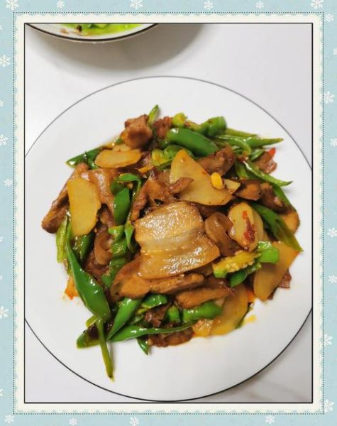 青椒回锅肉怎么做好吃_青椒回锅肉做法窍门-第2张图片-山城妙识