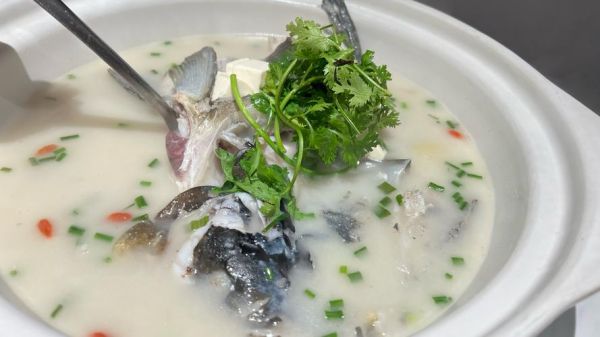 鱼头汤怎么做好吃又简单_鱼头汤去腥技巧-第3张图片-山城妙识