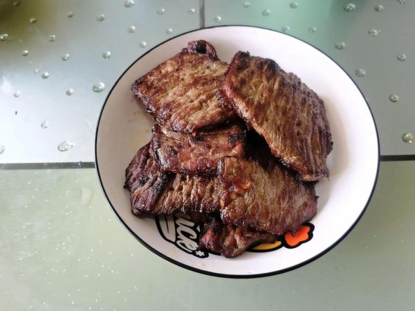 香煎牛排怎么做_香煎牛排需要腌制吗-第3张图片-山城妙识