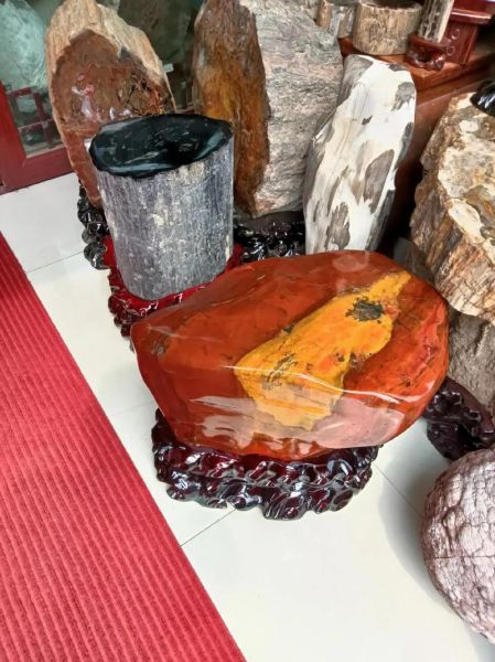 鸡肝石值钱吗_鸡肝石价格多少钱一克-第1张图片-山城妙识