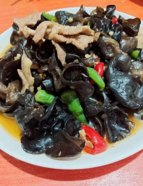 木耳炒肉怎么炒_木耳炒肉的家常做法-第1张图片-山城妙识