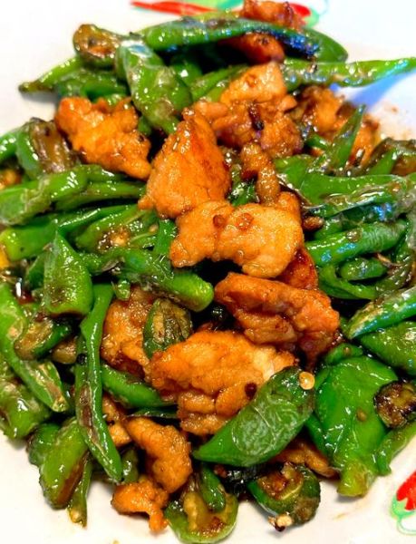 辣椒炒肉怎么做好吃又简单_家常辣椒炒肉做法-第1张图片-山城妙识