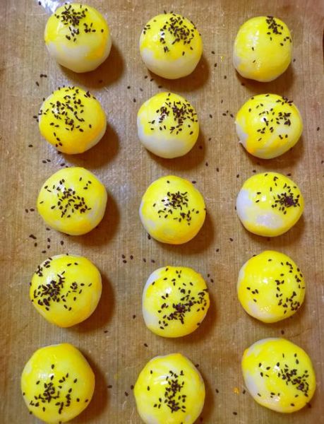 蛋黄酥怎么做才酥软_蛋黄酥为什么不够酥-第1张图片-山城妙识