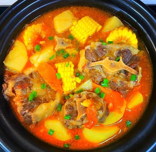 怎样炖牛尾汤最好喝_牛尾汤去腥增香技巧-第1张图片-山城妙识