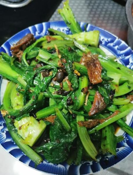 鲮鱼油麦菜怎么炒好吃_鲮鱼油麦菜热量高吗-第2张图片-山城妙识